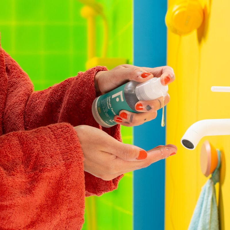 Salicylic acid facial cleanser | Freshly Cosmetics